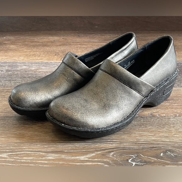 Born | Shoes | Born Slip On Grey Metallic Pewter Clogs | Poshmark